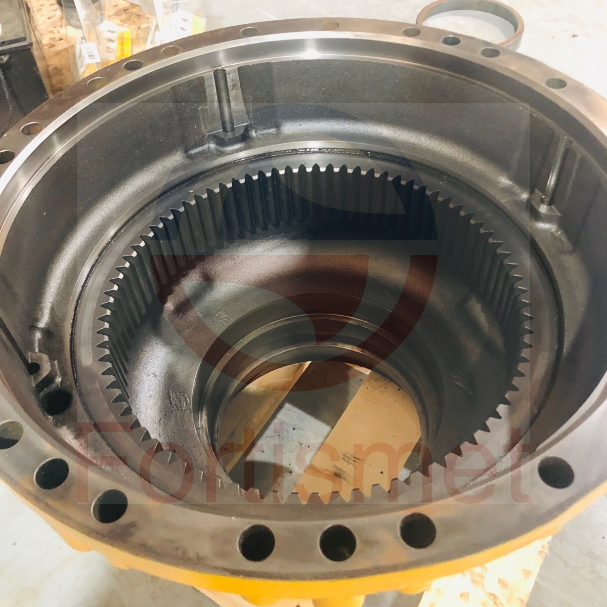 HUB RETAINER VOLVO 11102439 USED