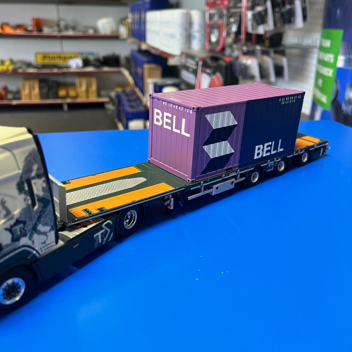 20FT CONTAINER BELL 1:50 SCALE MODEL