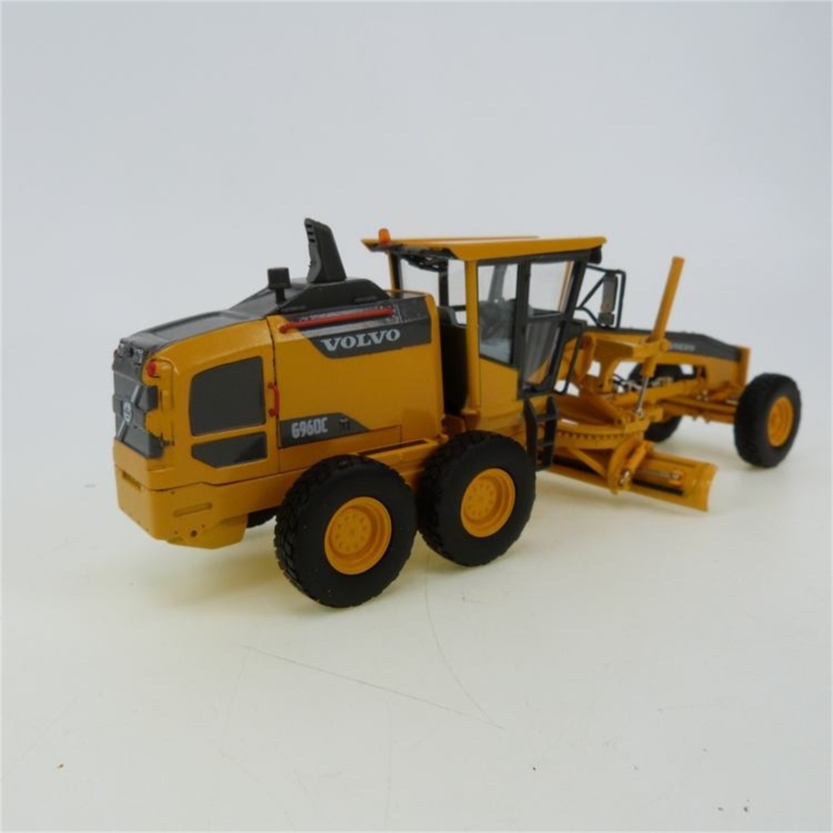 VOLVO 960C GRADER MODEL