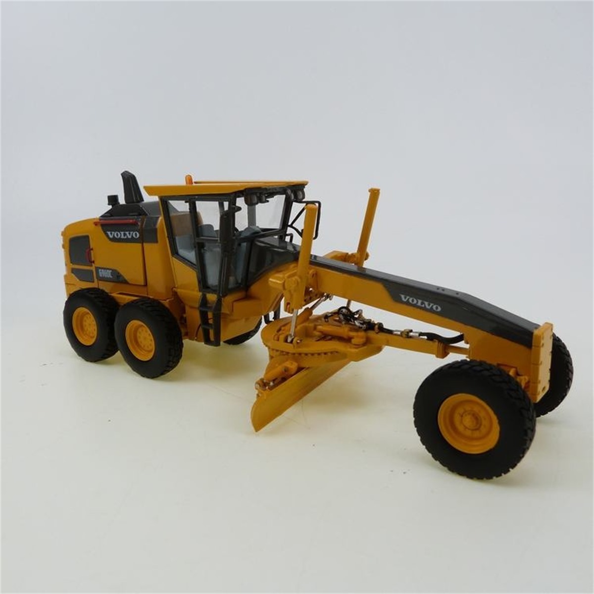 VOLVO 960C GRADER MODEL