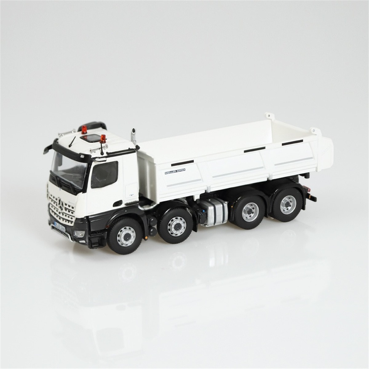 Mercedes Arocs 8x4 MODEL