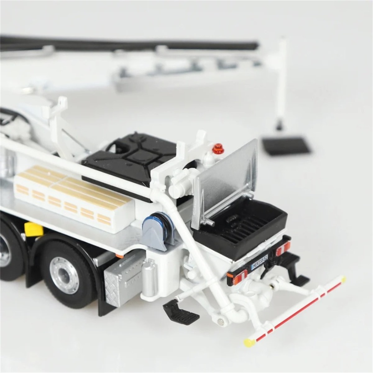 SCHWING S51SX CONCRETE PUMP 1:50 SCALE MODEL